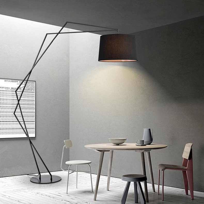 Geometric Cantilever Floor Lamp – VIVE. LIGHT